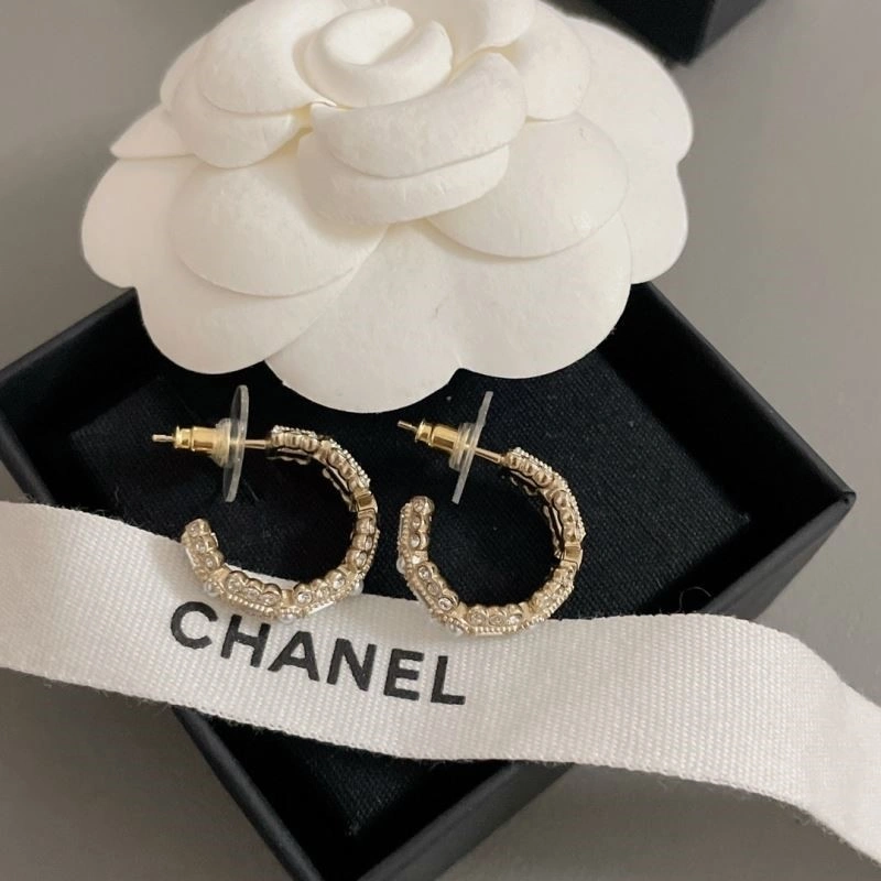 Cut-rate Chanel Brooches