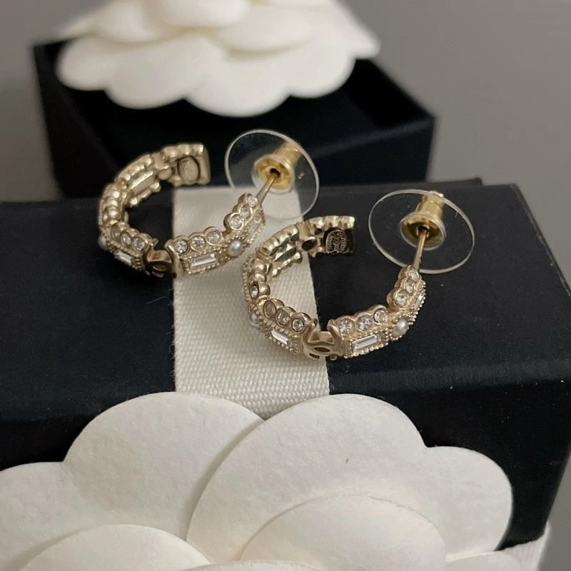 Cut-rate Chanel Brooches