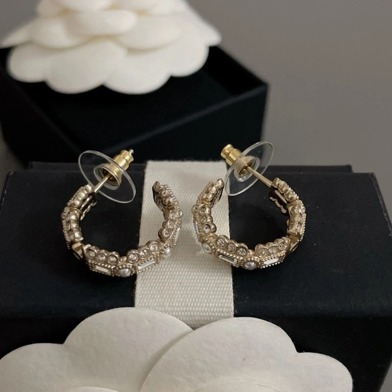 Cut-rate Chanel Brooches