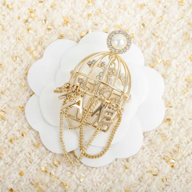 High fidelity Chanel Brooches