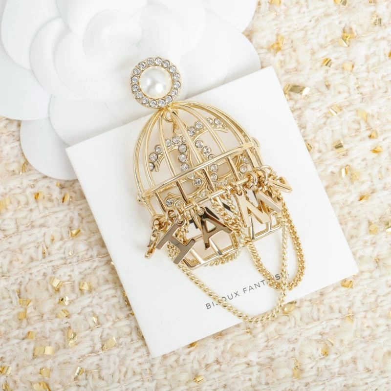 High fidelity Chanel Brooches