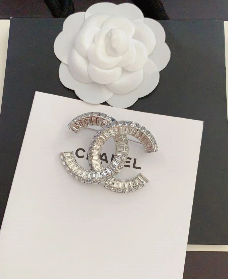 Accurate model Chanel Brooches