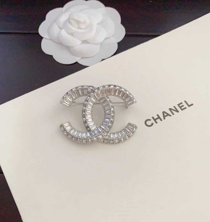 Accurate model Chanel Brooches