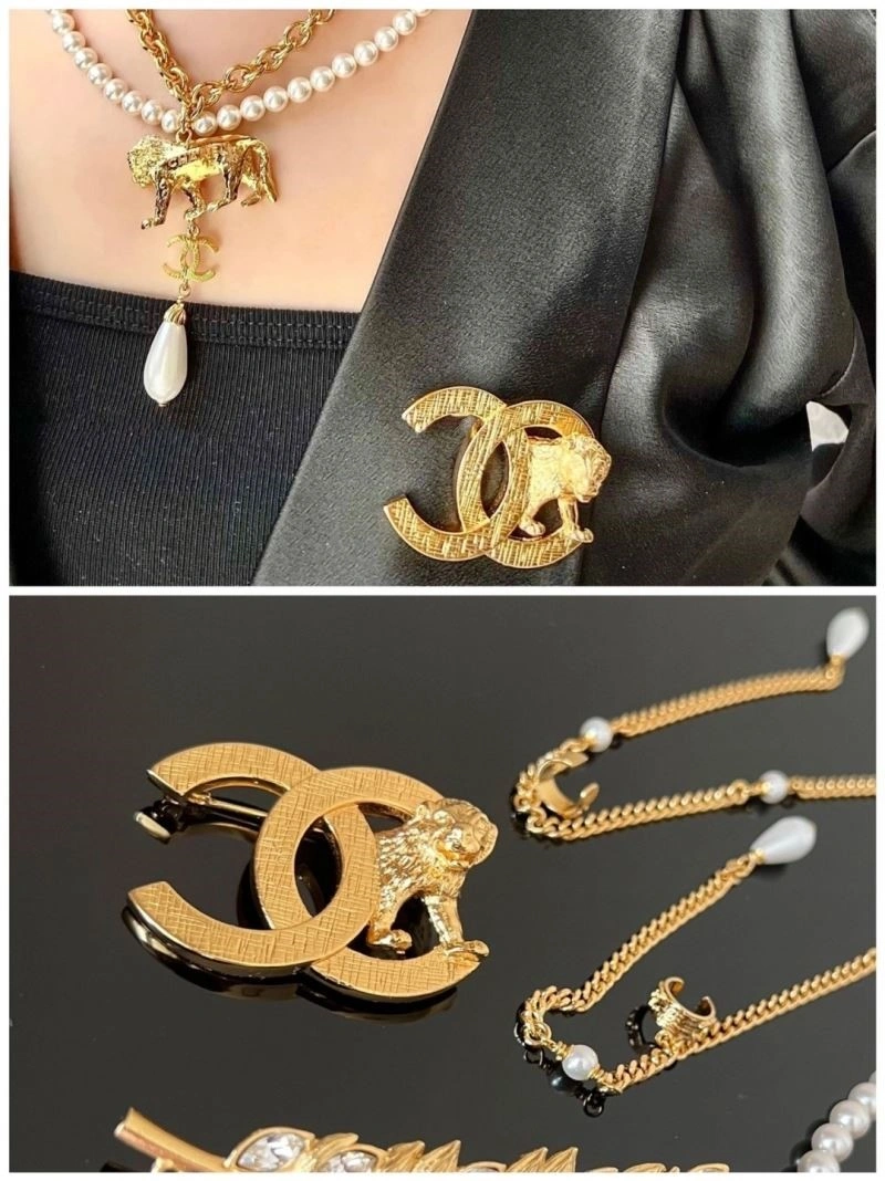 Accurate model Chanel Brooches