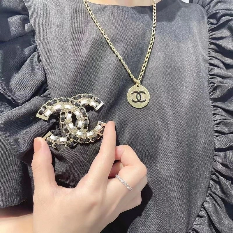 High accuracy Chanel Brooches