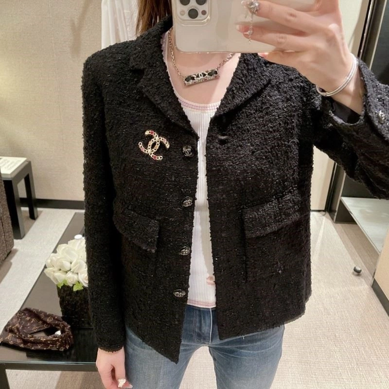 Accurate model Chanel Brooches