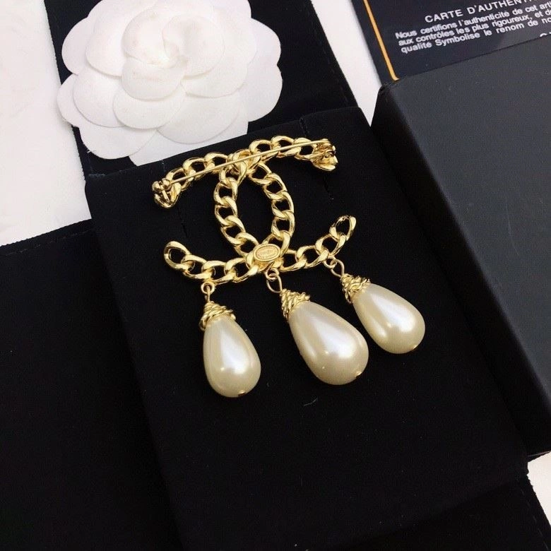 Brand-original Chanel Brooches