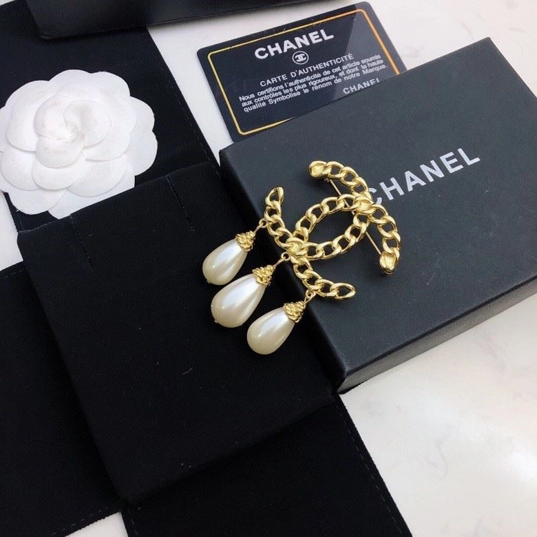 Brand-original Chanel Brooches