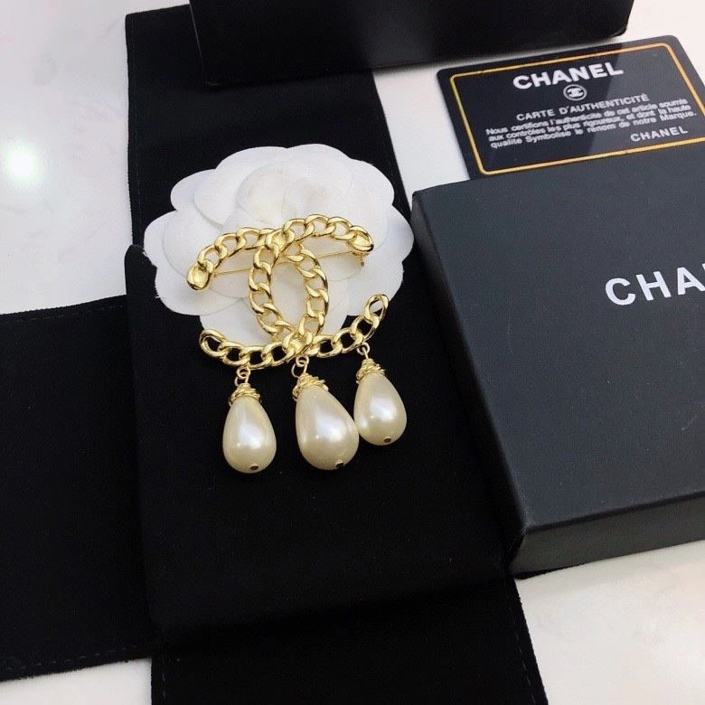 Brand-original Chanel Brooches