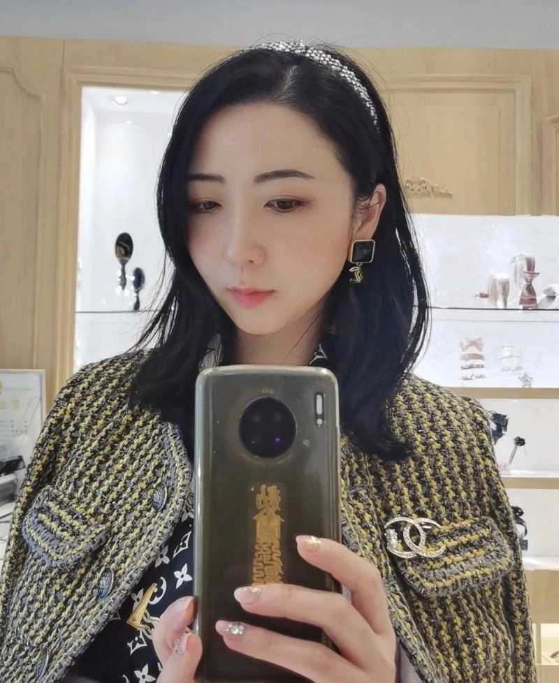 Economical Chanel Brooches