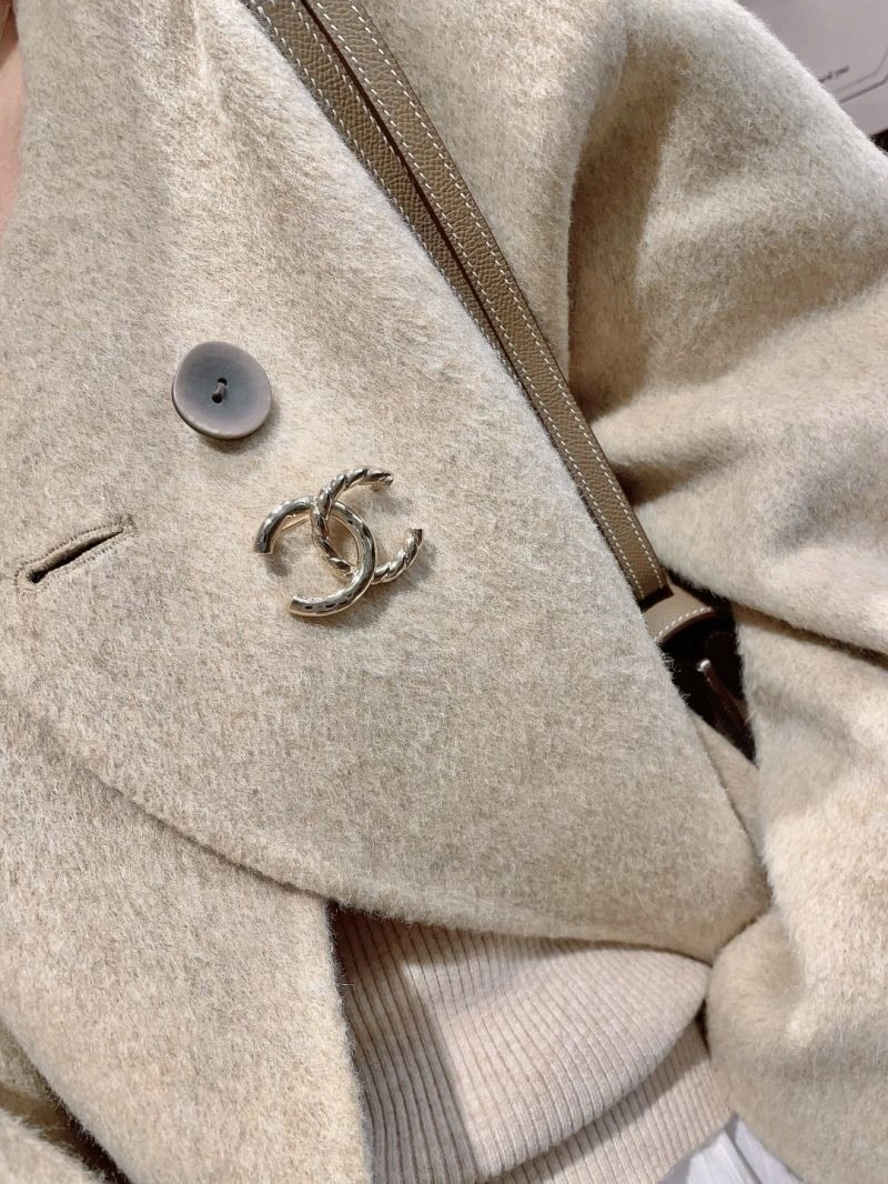 Official Chanel Brooches