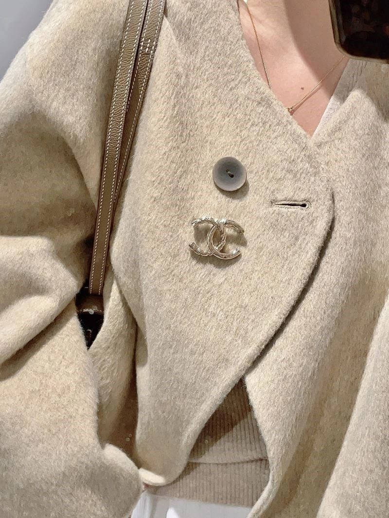 Official Chanel Brooches