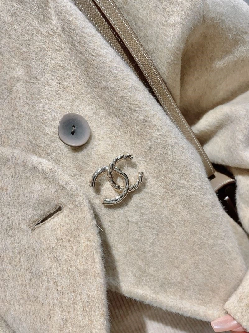 Official Chanel Brooches