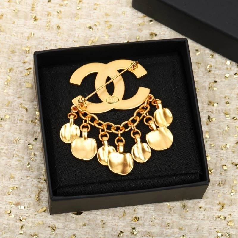Accurate model Chanel Brooches