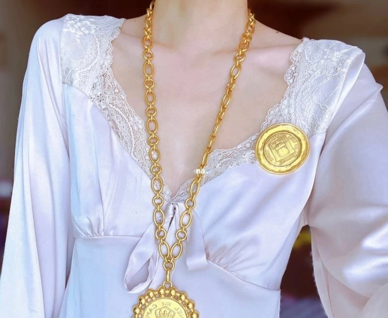 Legit Chanel Brooches
