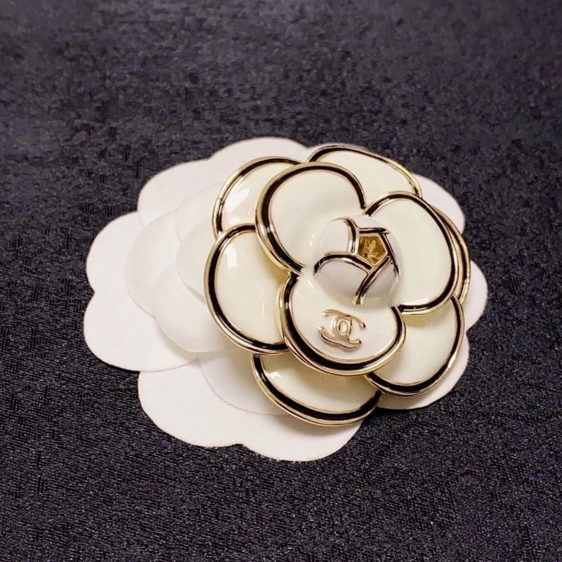 Accurate model Chanel Brooches