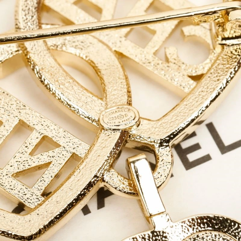 High fidelity Chanel Brooches