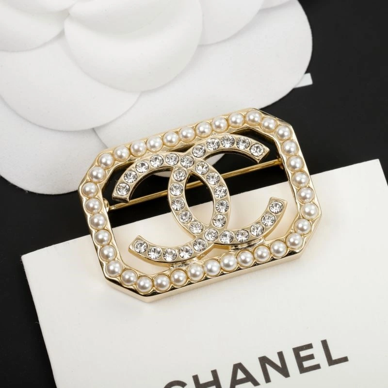 High fidelity Chanel Brooches
