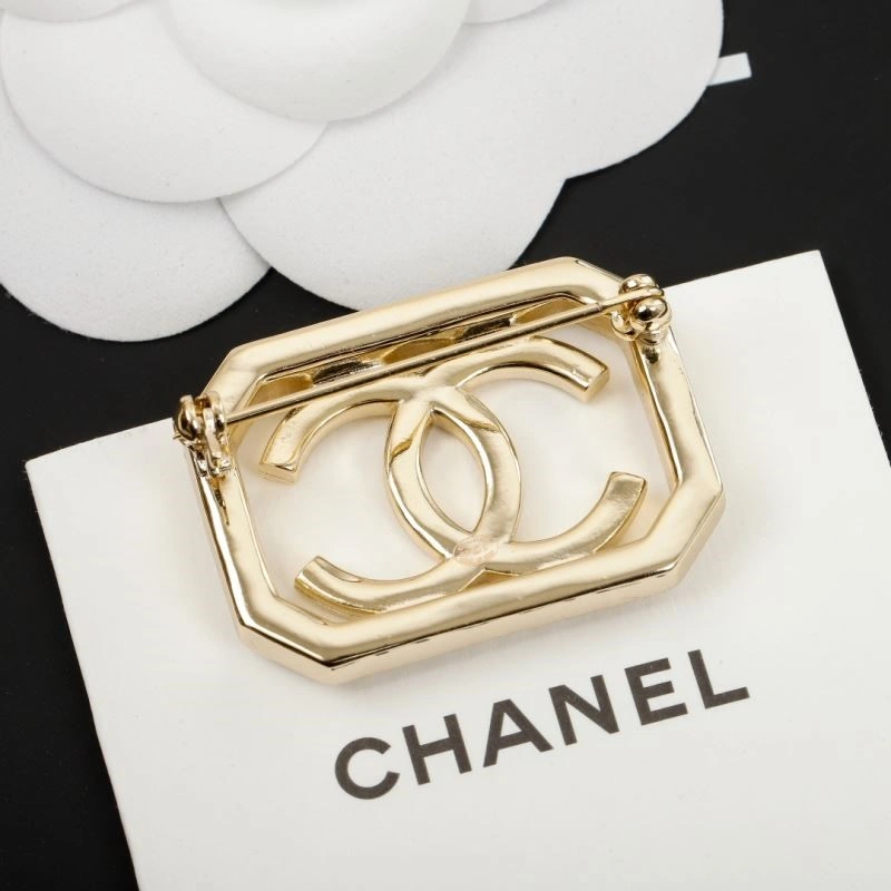 High fidelity Chanel Brooches