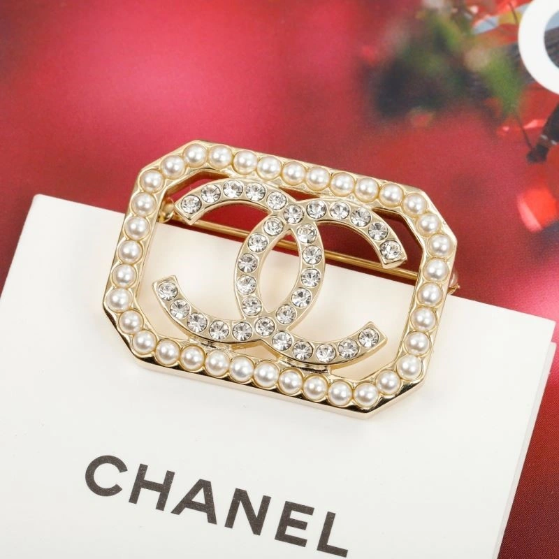 High fidelity Chanel Brooches