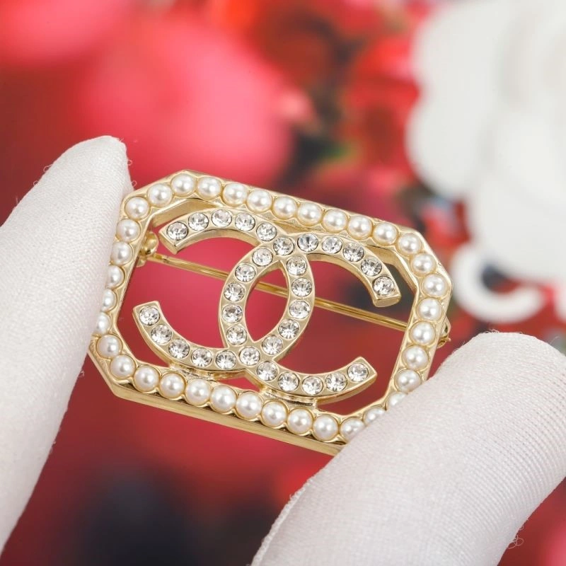 High fidelity Chanel Brooches