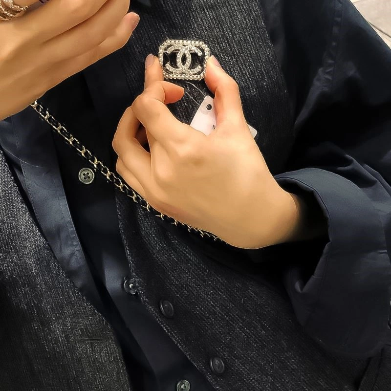 High fidelity Chanel Brooches