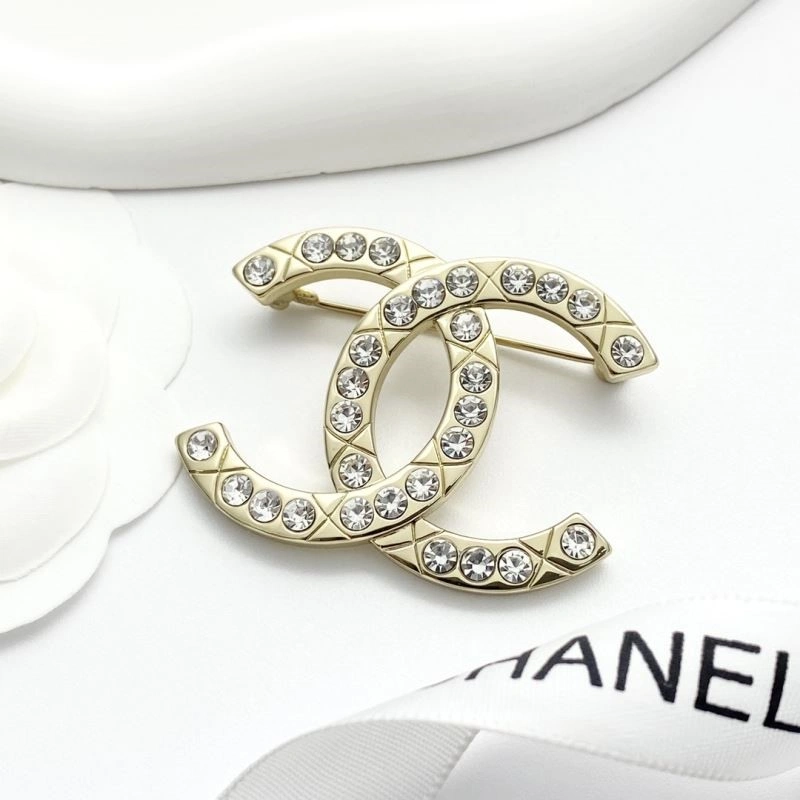 Accurate model Chanel Brooches