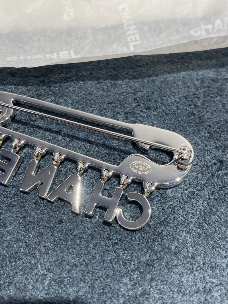 High fidelity Chanel Brooches