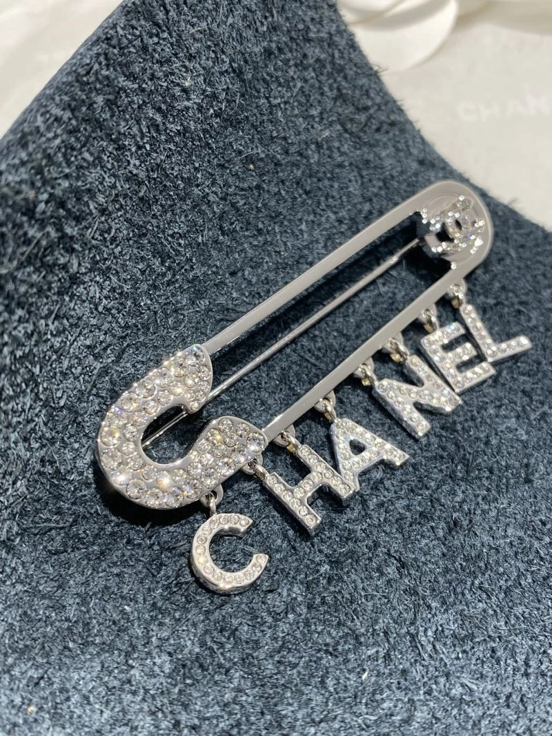 High fidelity Chanel Brooches