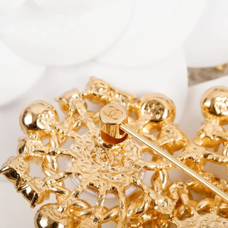 Top match Chanel Brooches