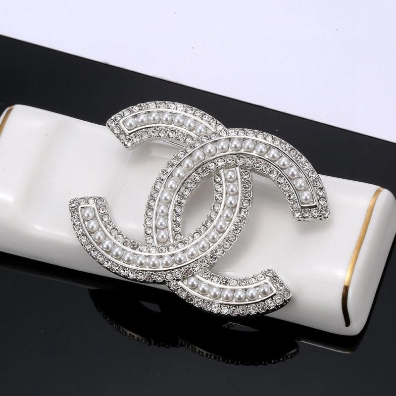 Brand-original Chanel Brooches