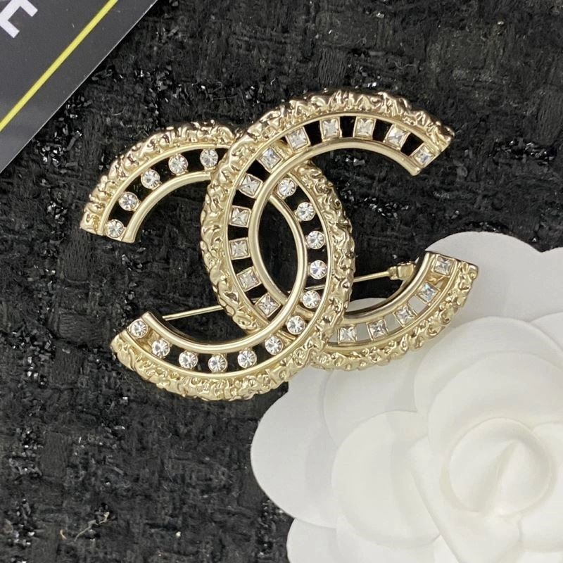 Top match Chanel Brooches