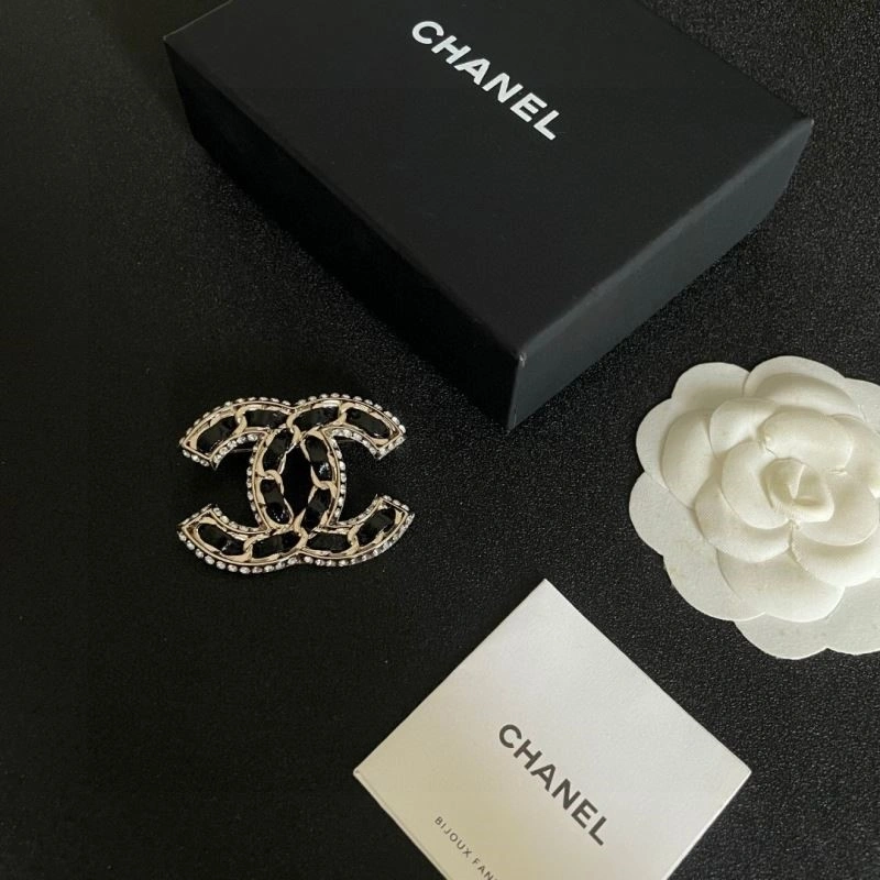 High fidelity Chanel Brooches