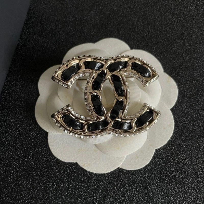 High fidelity Chanel Brooches