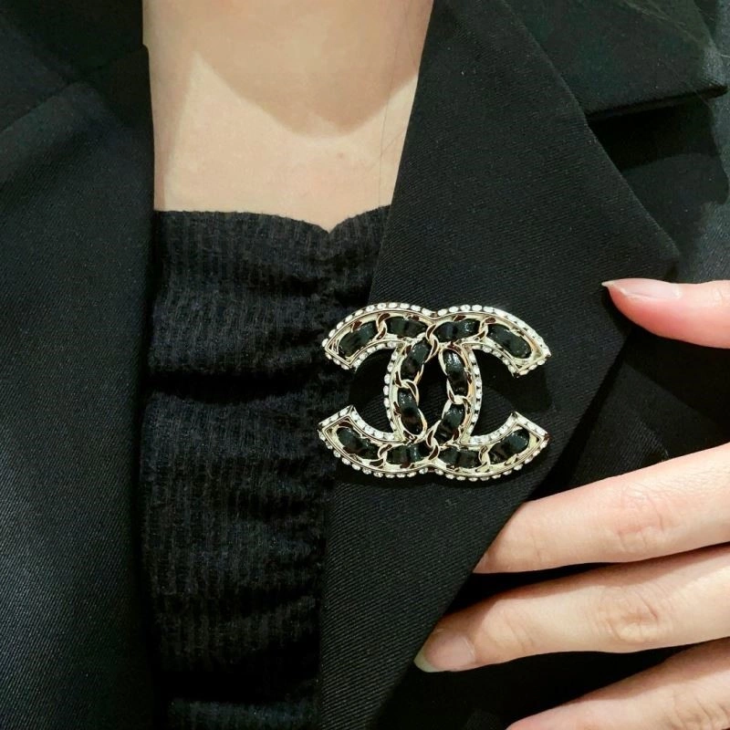 High fidelity Chanel Brooches