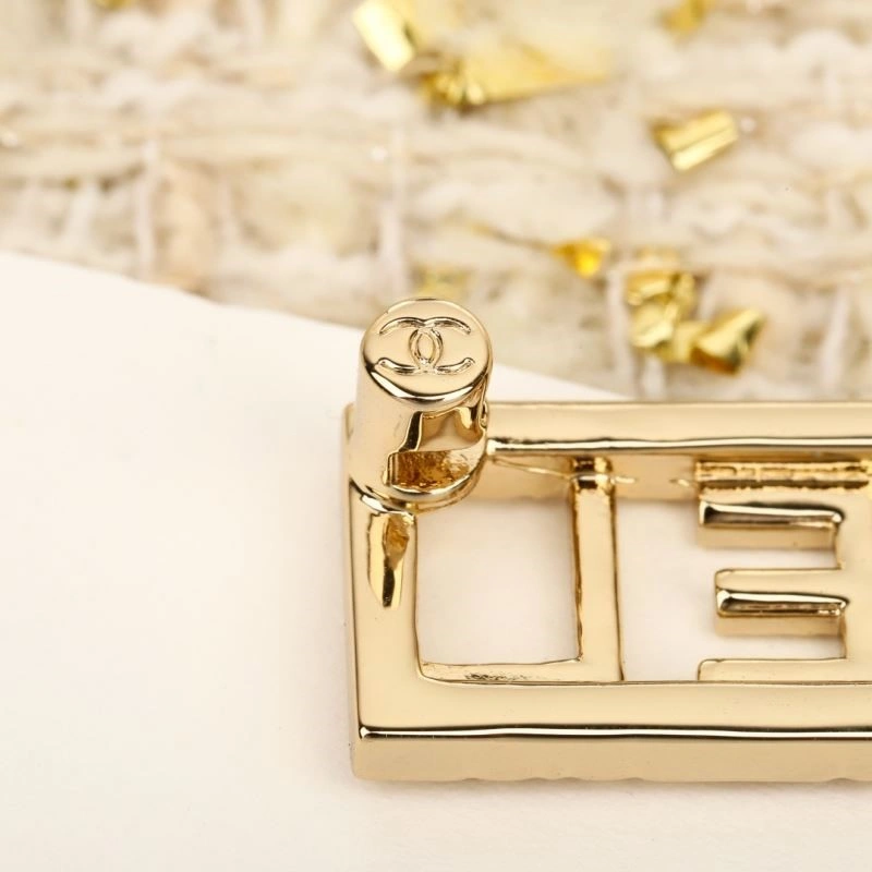Top match Chanel Brooches
