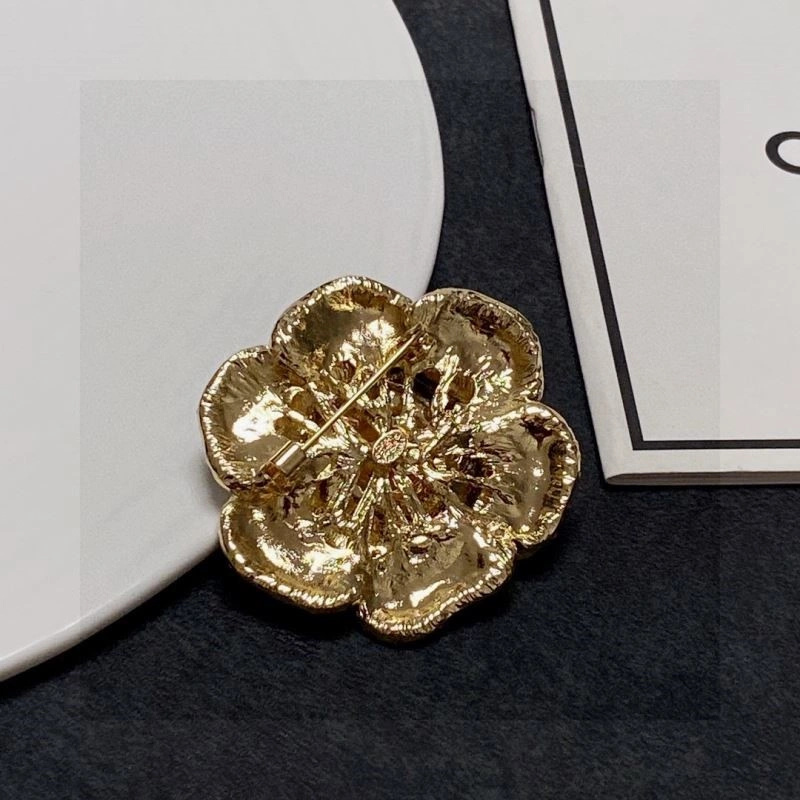 Low-cost Chanel Brooches