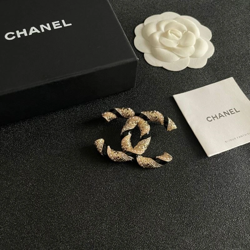 High fidelity Chanel Brooches