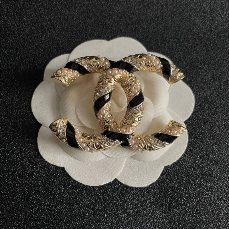 High fidelity Chanel Brooches