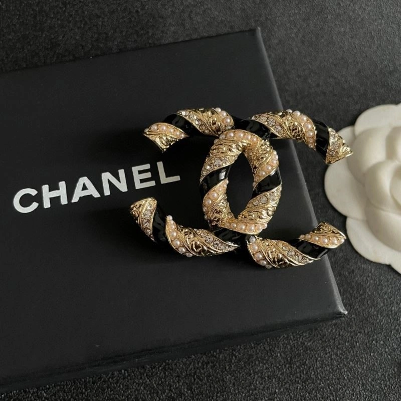 High fidelity Chanel Brooches