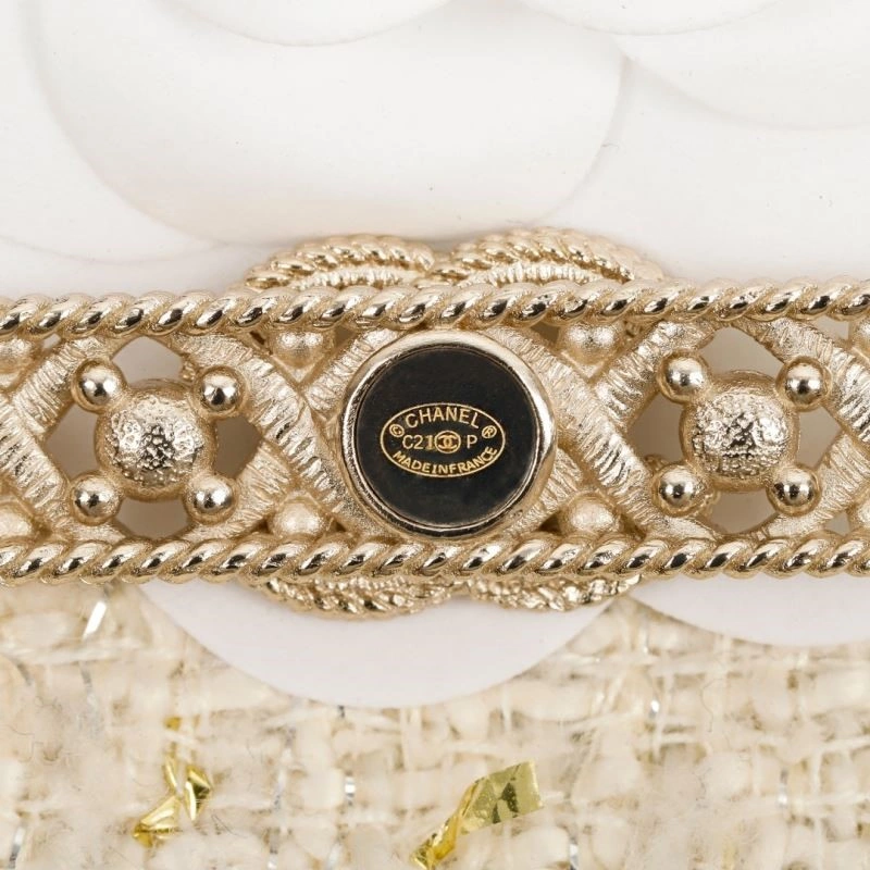 Low-cost Chanel Brooches