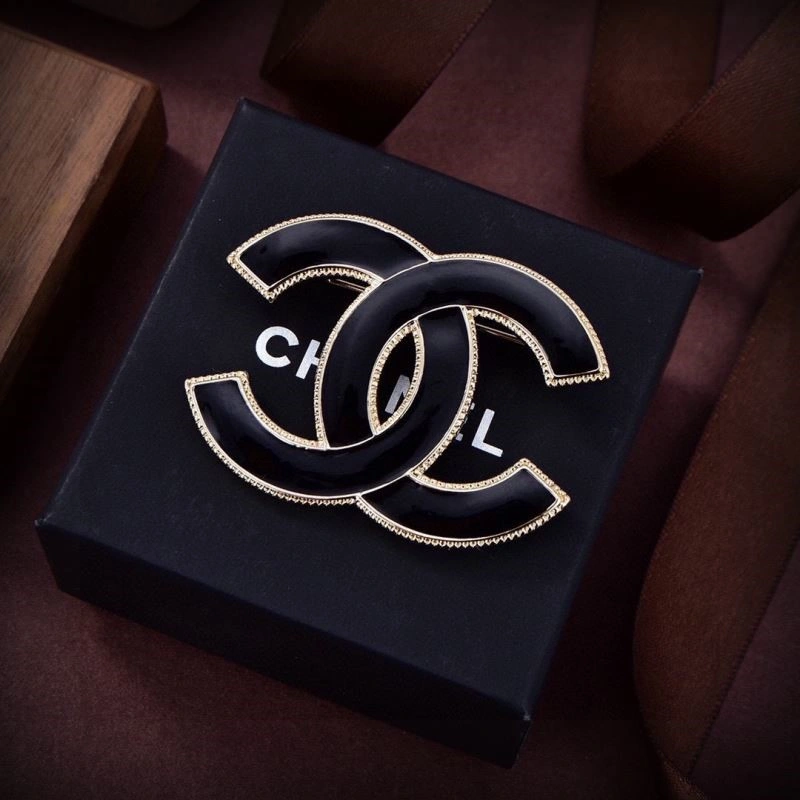 Low-cost Chanel Brooches