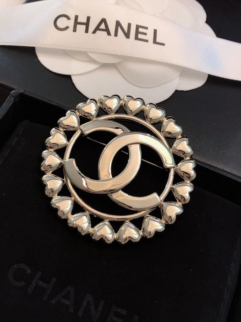 Low-cost Chanel Brooches