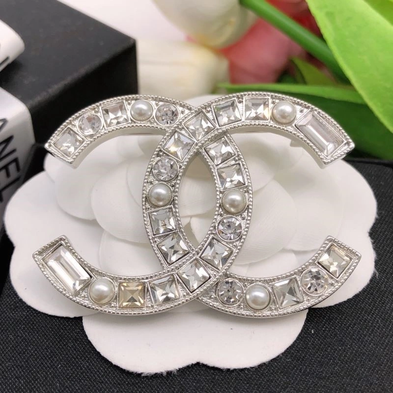 Top match Chanel Brooches