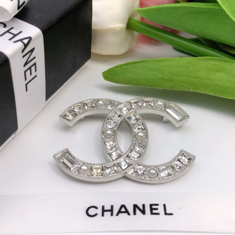 Top match Chanel Brooches