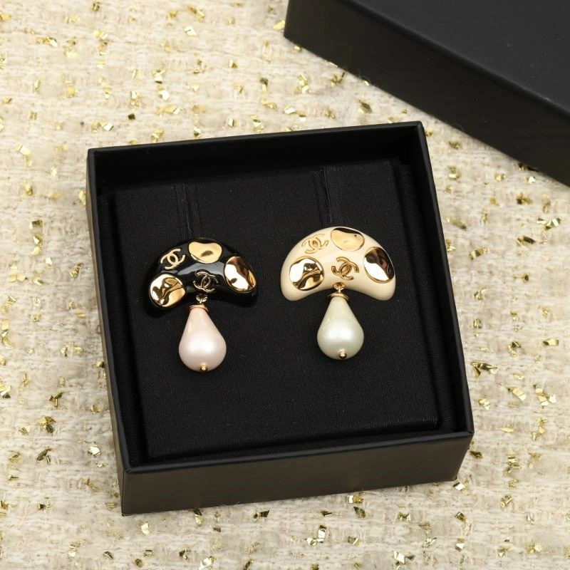 High accuracy Chanel Brooches