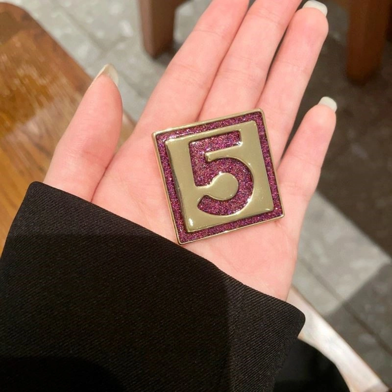High fidelity Chanel Brooches