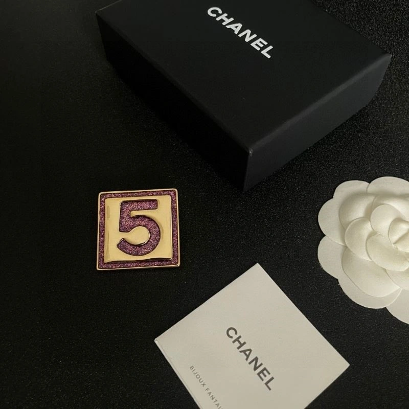 High fidelity Chanel Brooches
