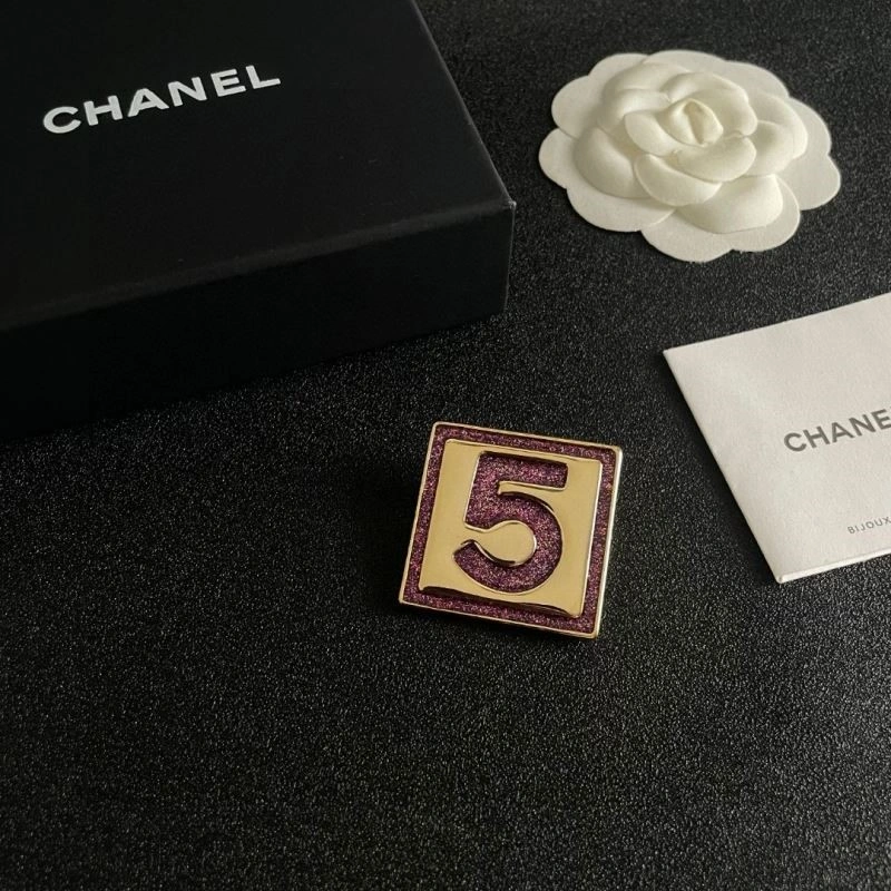 High fidelity Chanel Brooches