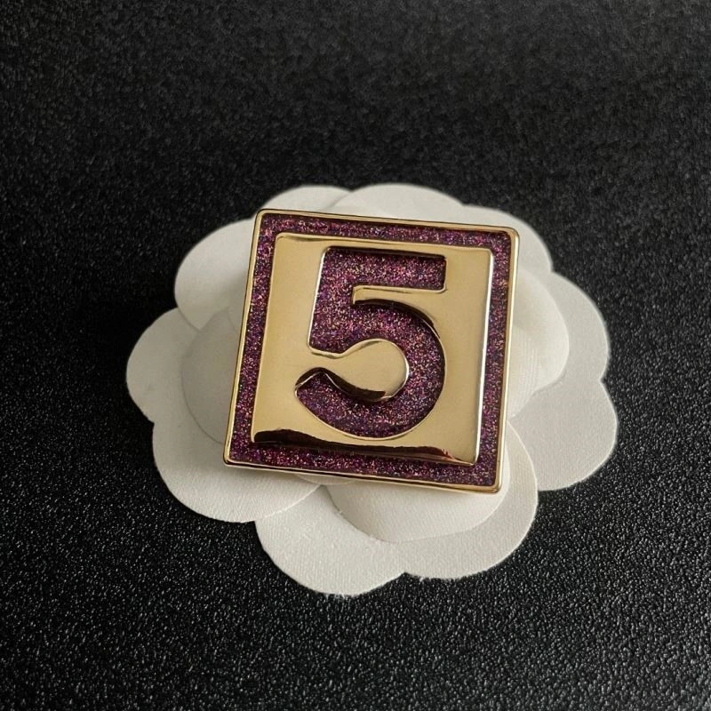 High fidelity Chanel Brooches